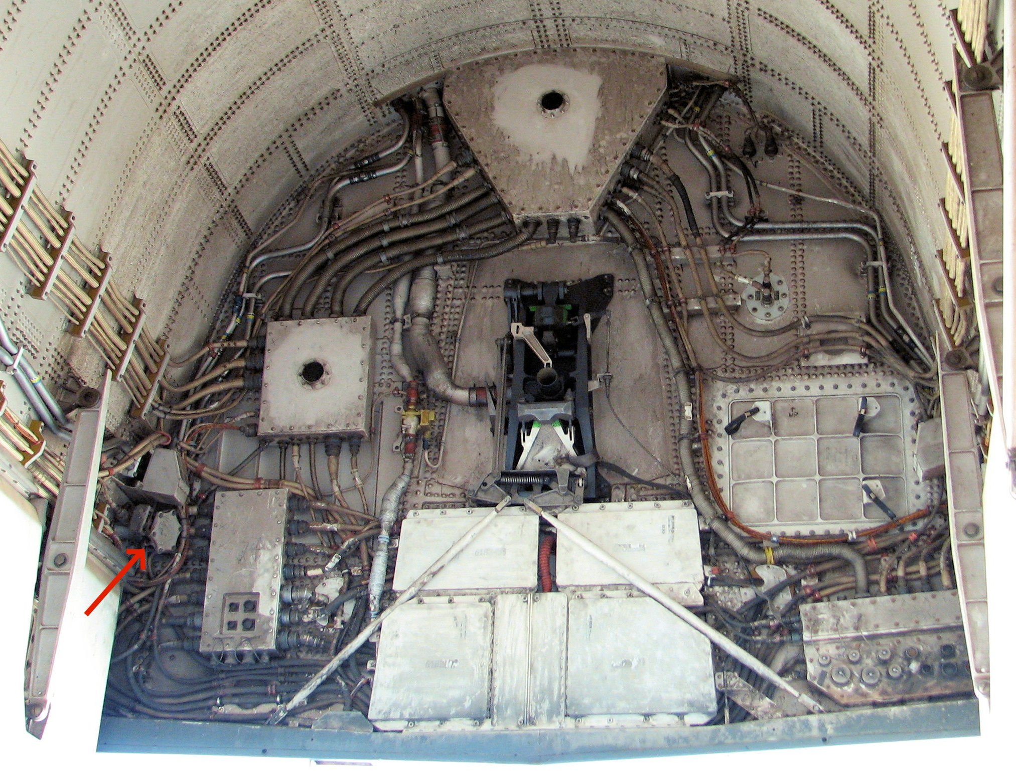 BF48006 B-1B FUEL TANK SET – BONE FRAGMENTS